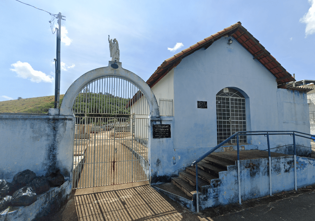 Cemitério Do Centro de Mantena - cemitérios.net.br